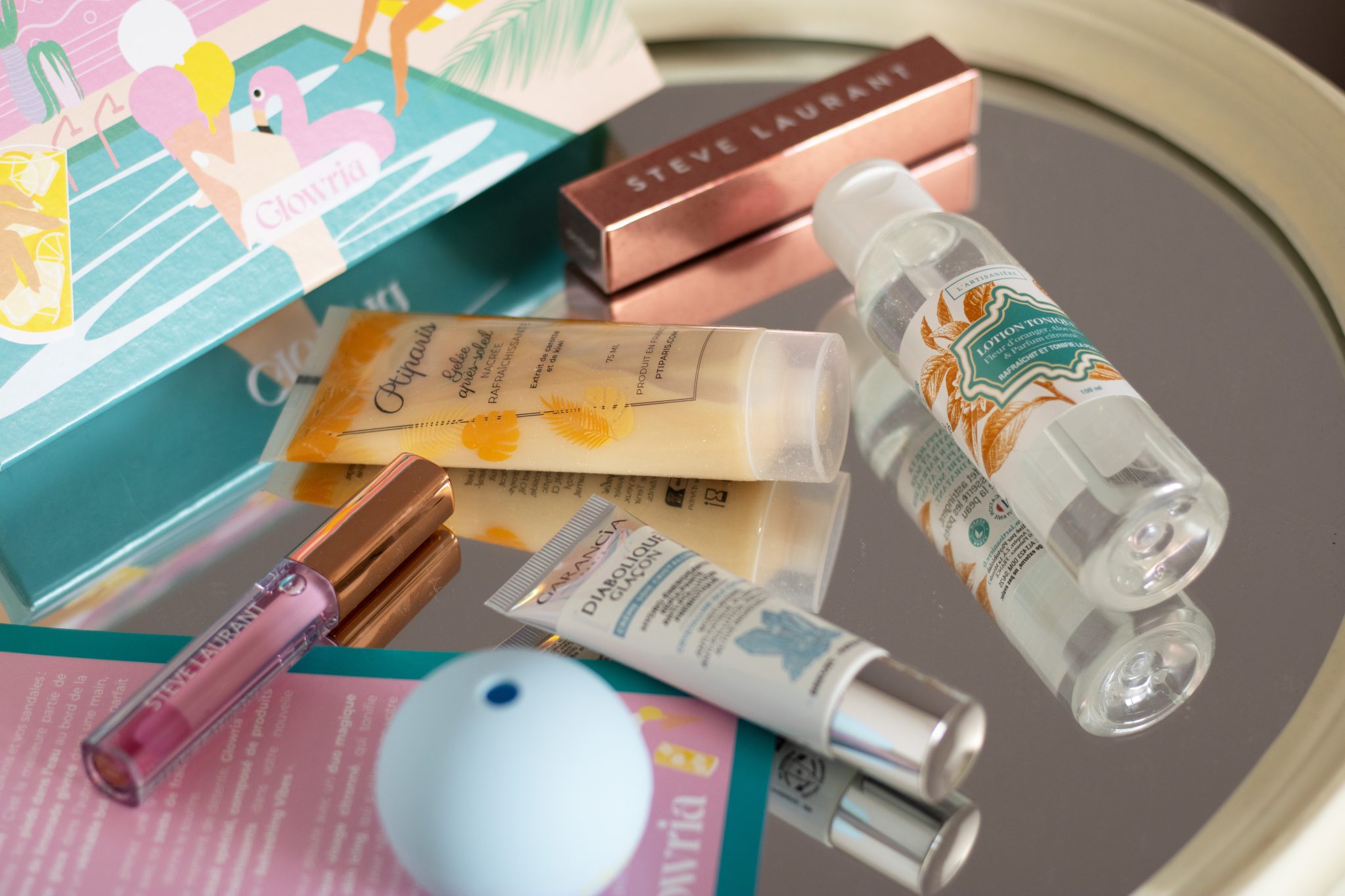 Refreshing Vibes, la box beauté de juillet par Glowria - Pyxides-Flacons